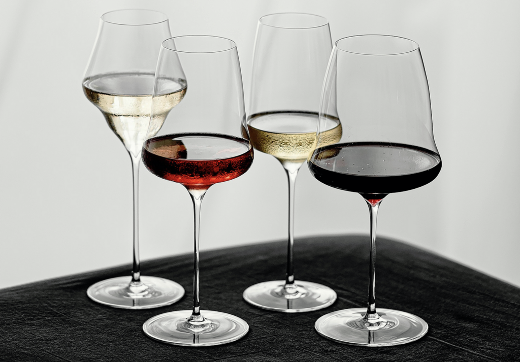 Josephinenhütte: Vier Gläser für die ganze Weinwelt - Anlegermagazin ...