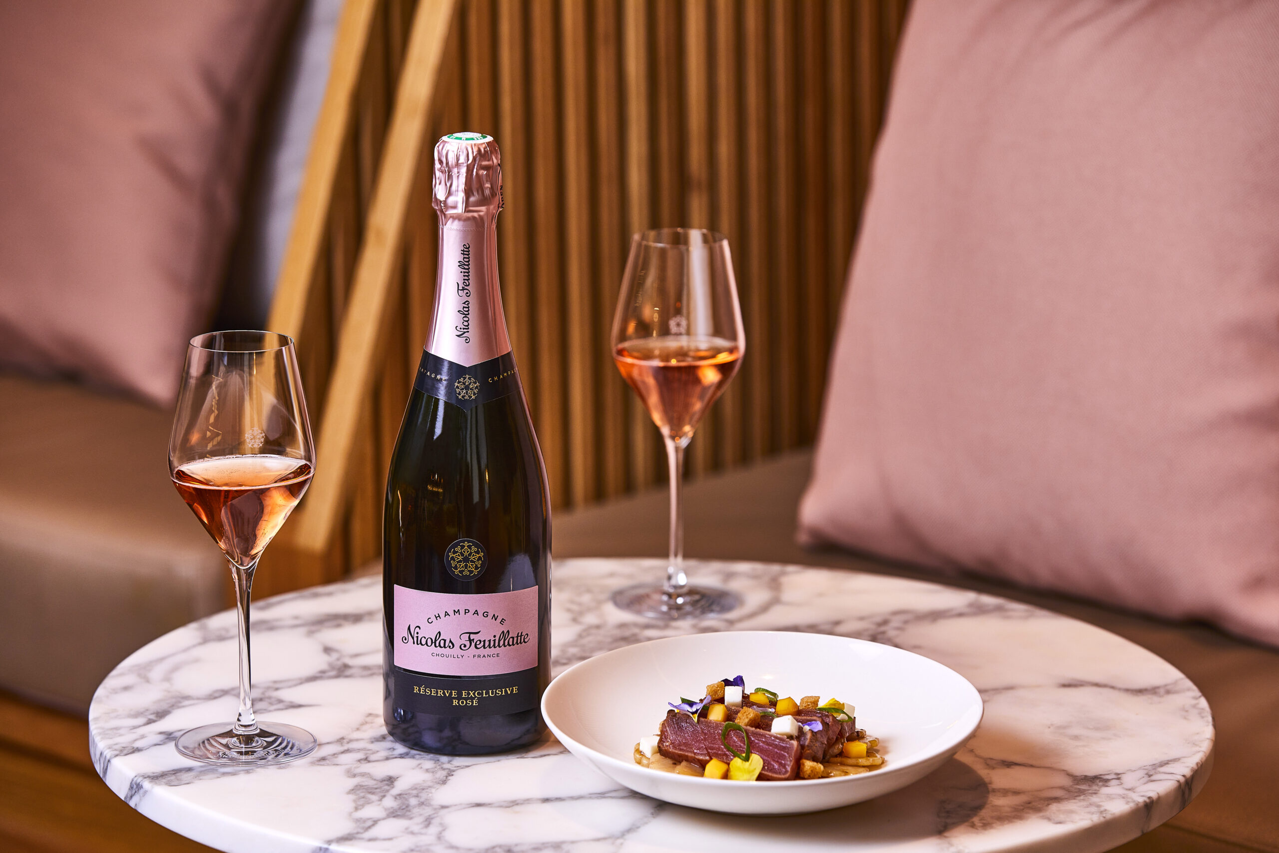 Frühling mit Réserve Exclusive Rosé von Champagne Nicolas Feuillatte ...